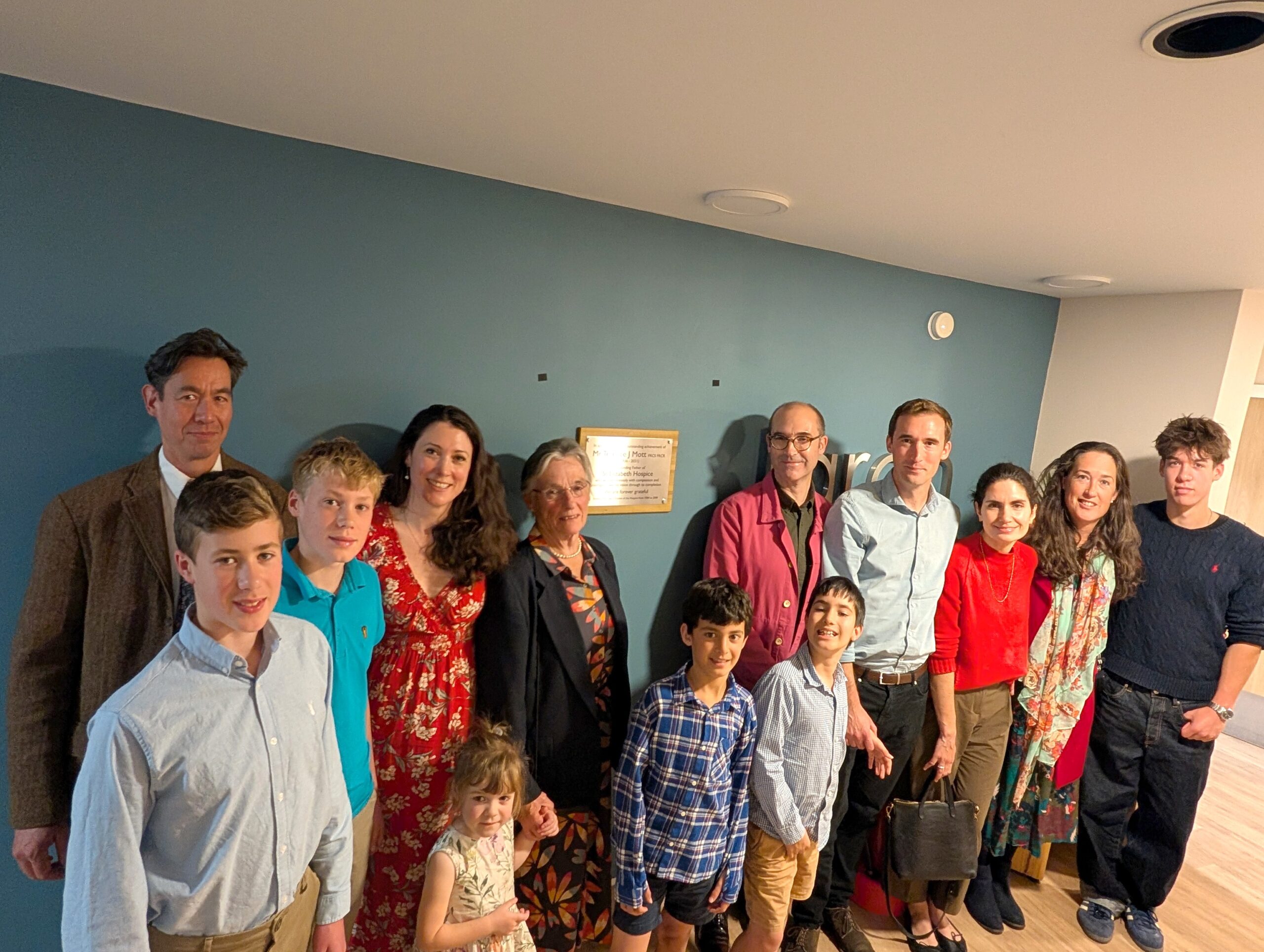 Tribute to Dr Terry Mott is Unveiled - St Elizabeth Hospice